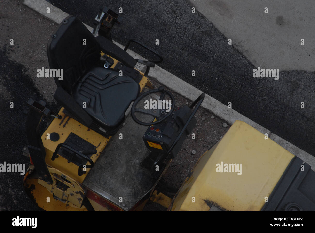 Asphalt paving machine working hi-res stock photography and images - Alamy