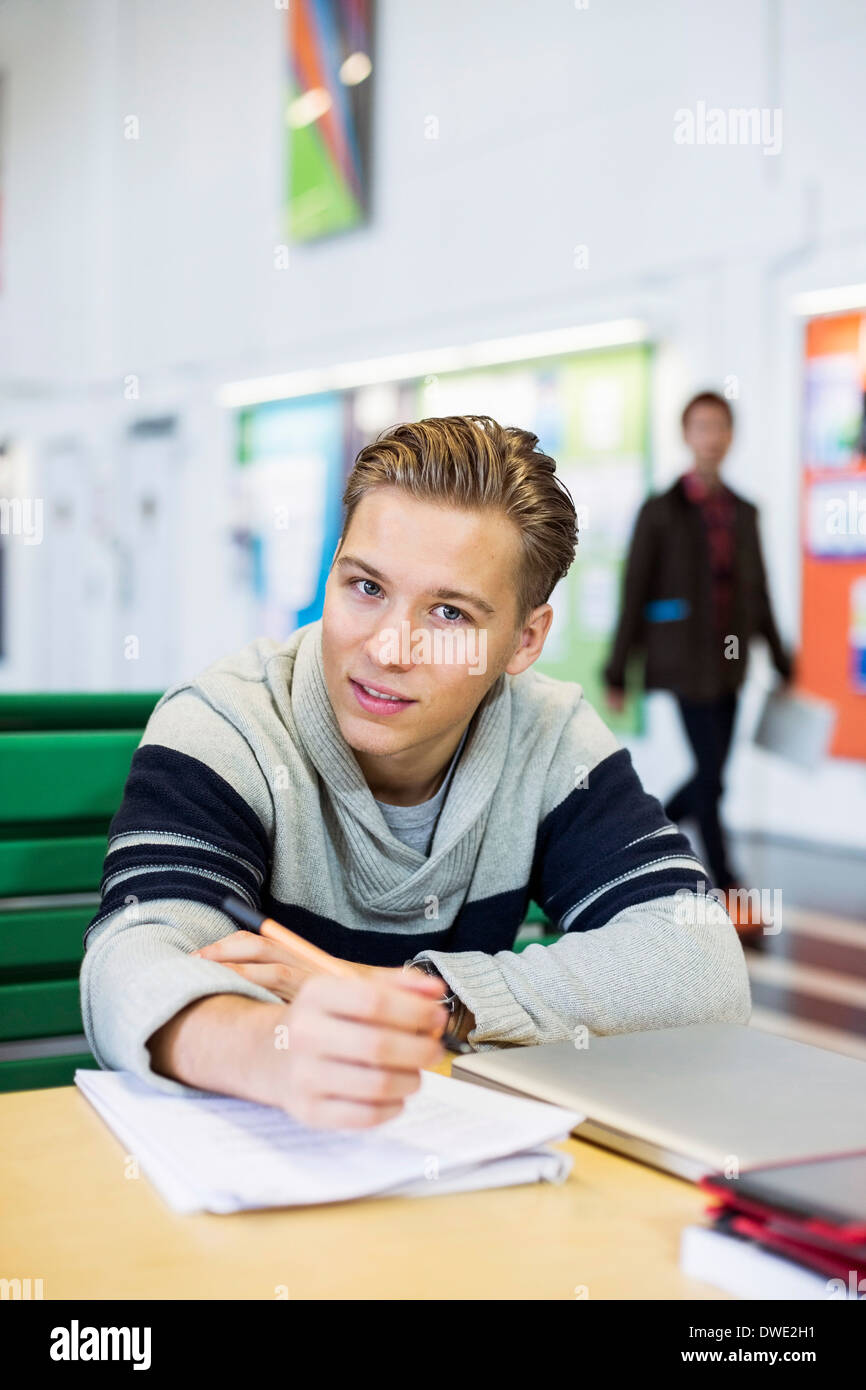 Student walk table hi-res stock photography and images - Alamy
