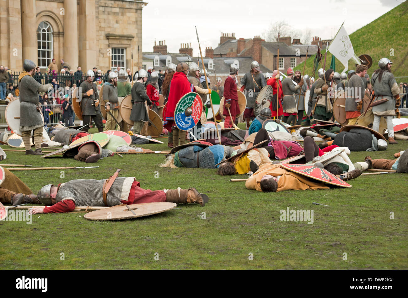 Anglo saxons clothes hi-res stock photography and images - Alamy