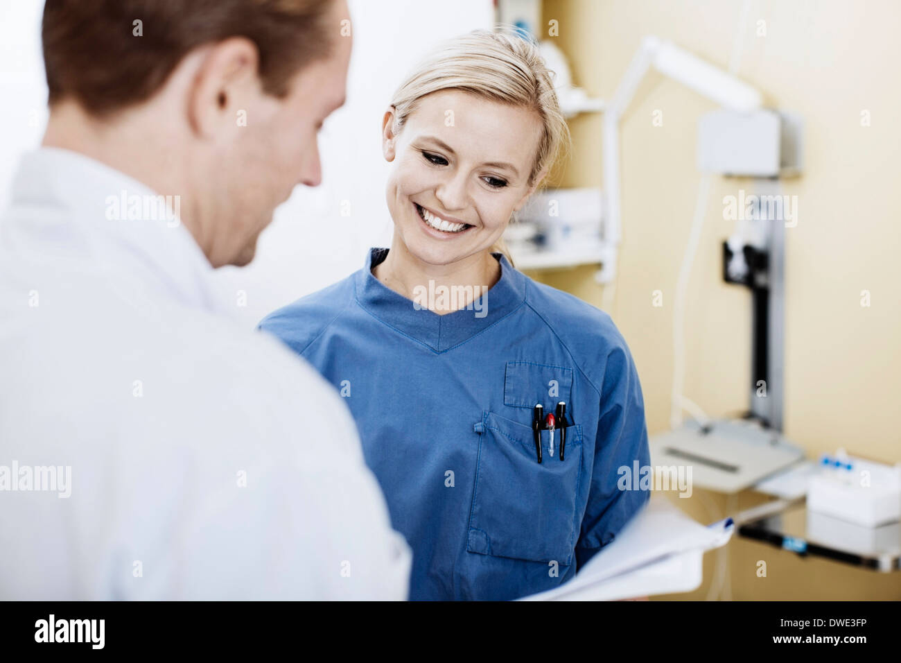 Lady reading hospital hi-res stock photography and images - Alamy
