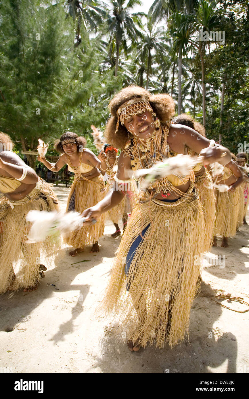 Nggela, solomon islands women hi-res stock photography and images - Alamy