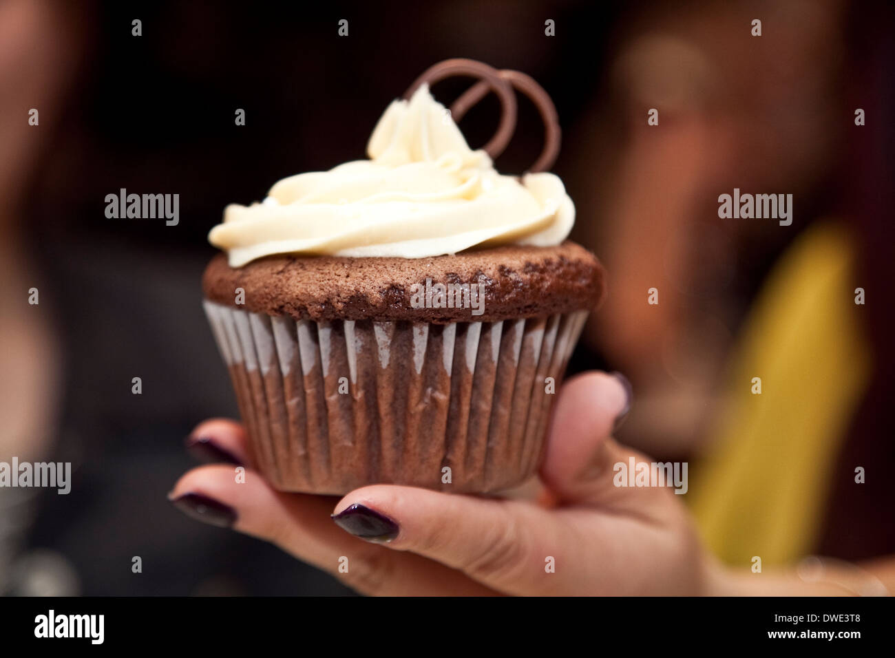 Cupcakes display at Manducatis Rustica restaurant in L.I.C Queens Stock ...