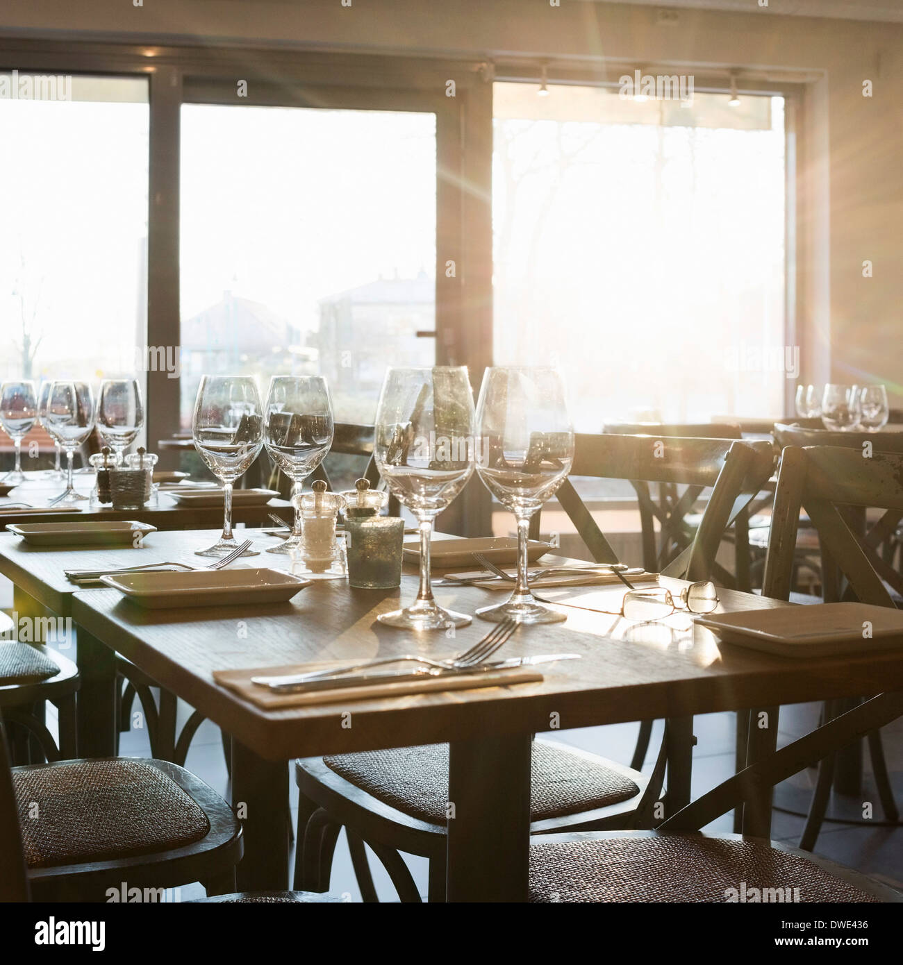 Large restaurant table hi-res stock photography and images - Alamy