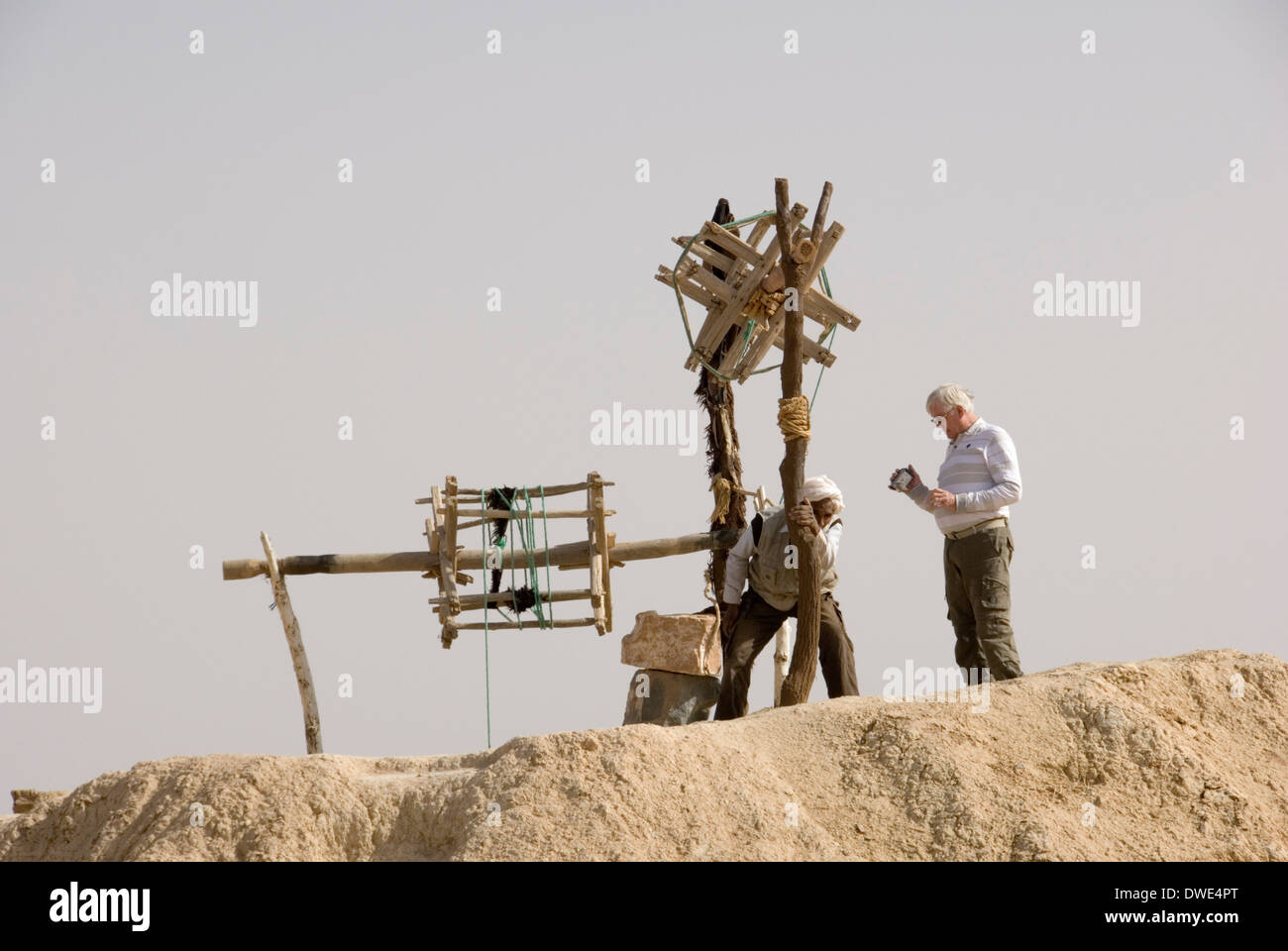 MOROCCO; ARAB SETTLEMENT NR. TIWEJ DAD; ARAB DRAWING WATER BEING ...