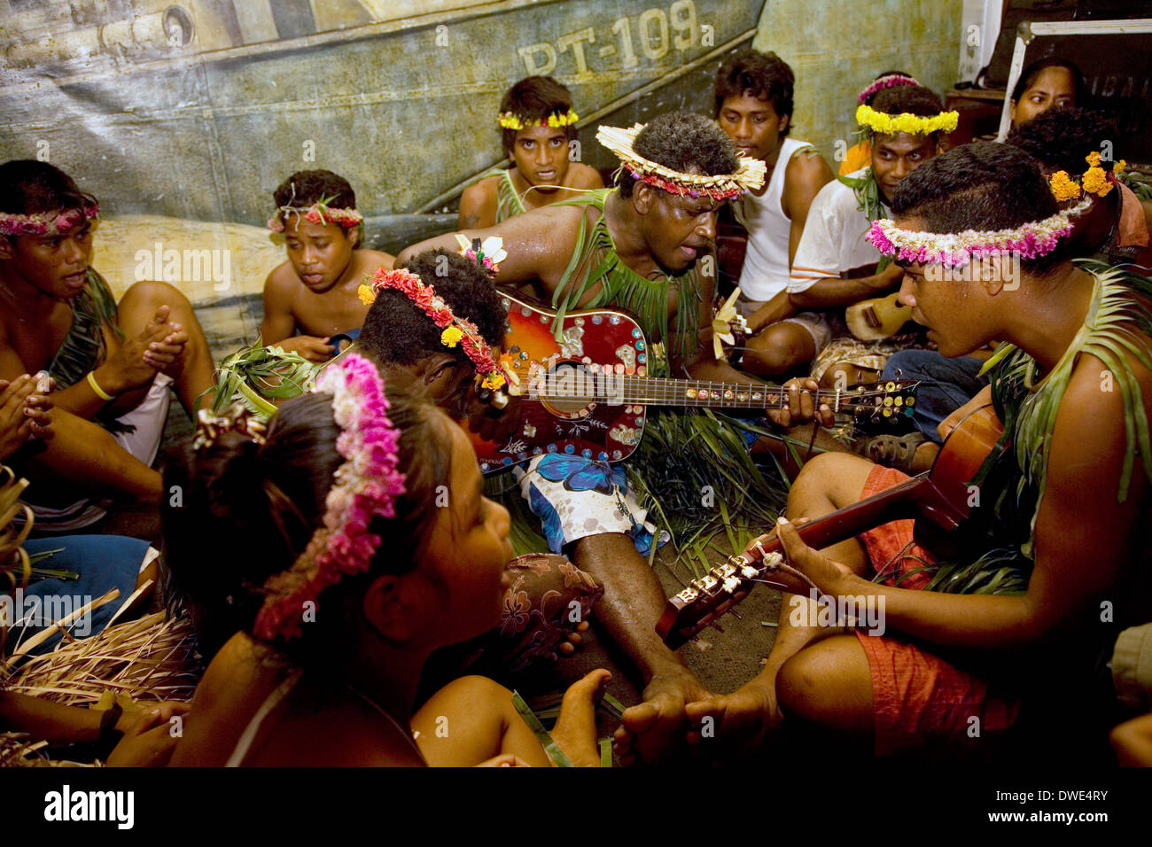 Traditional dancing solomon islands hi-res stock photography and images ...