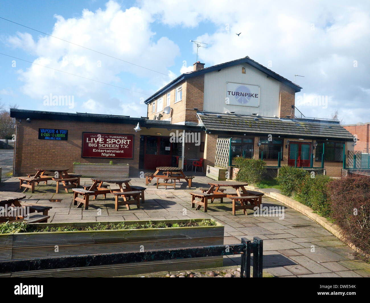 Pub in middlewich hi-res stock photography and images - Alamy