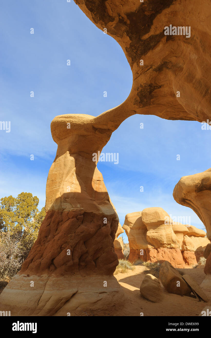Metate Arch at Devils Garden near Escalante, Utah, United States Stock ...