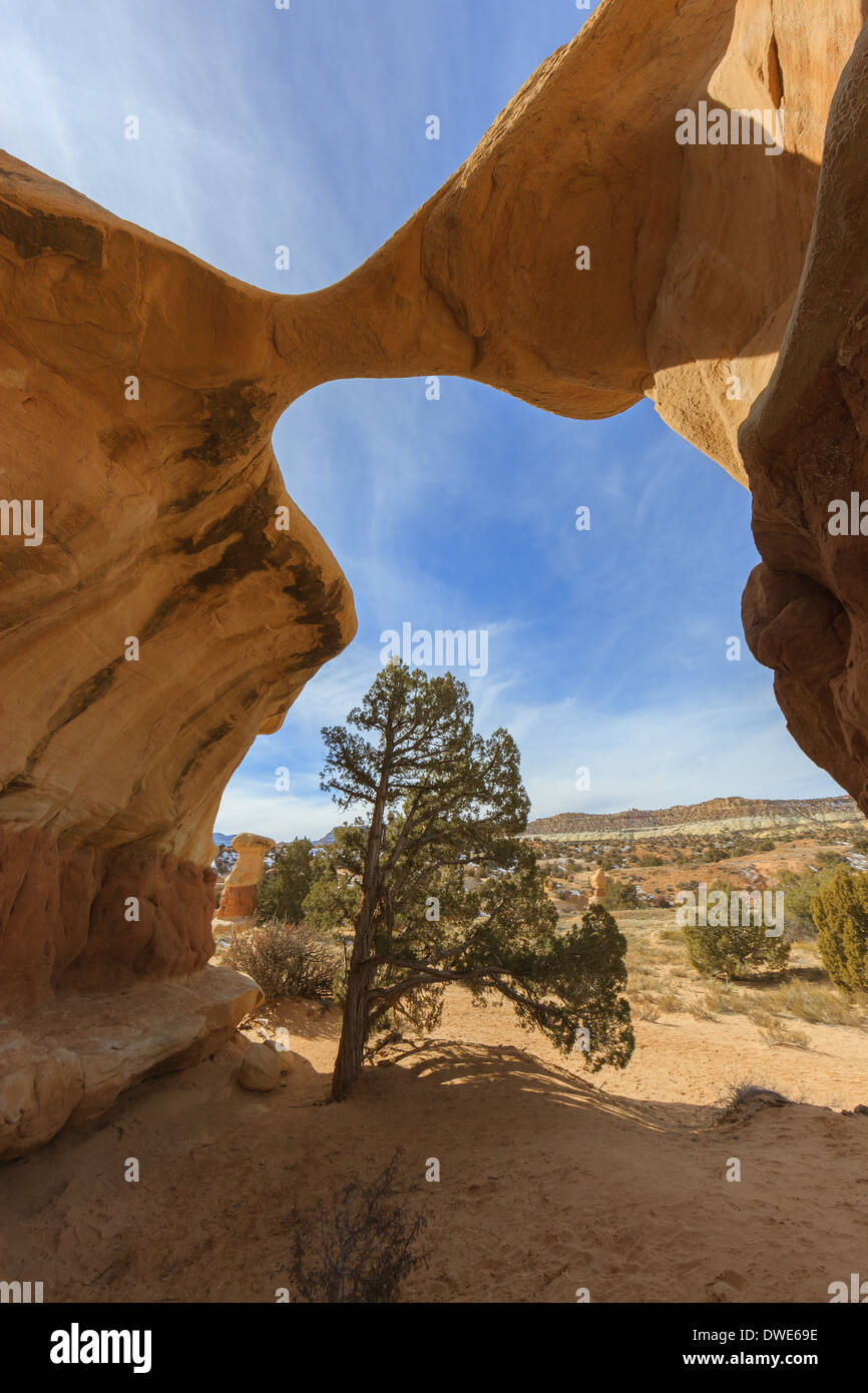 Metate Arch at Devils Garden near Escalante, Utah, United States Stock ...