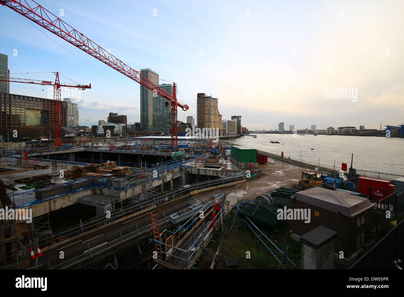 Construction site at Riverside South, Westferry Circus, Canary Wharf ...