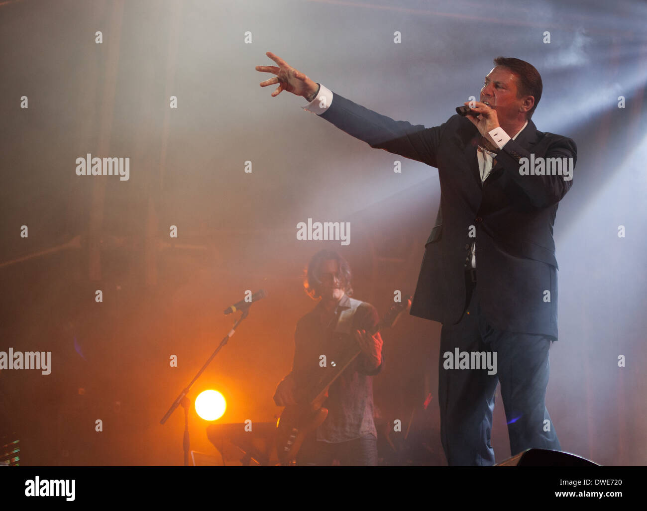 Tony hadley 1980s hi-res stock photography and images - Alamy