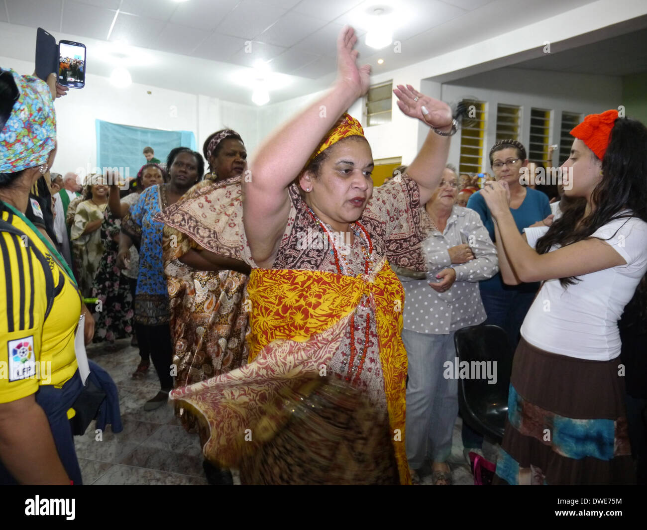 Mass dance hi-res stock photography and images - Alamy