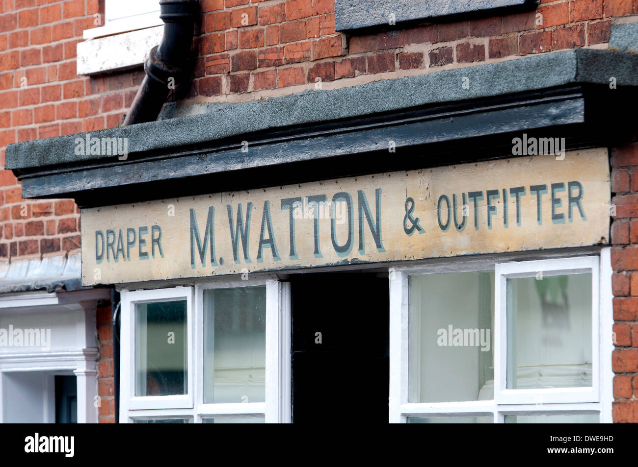 Draper shop england hi-res stock photography and images - Alamy