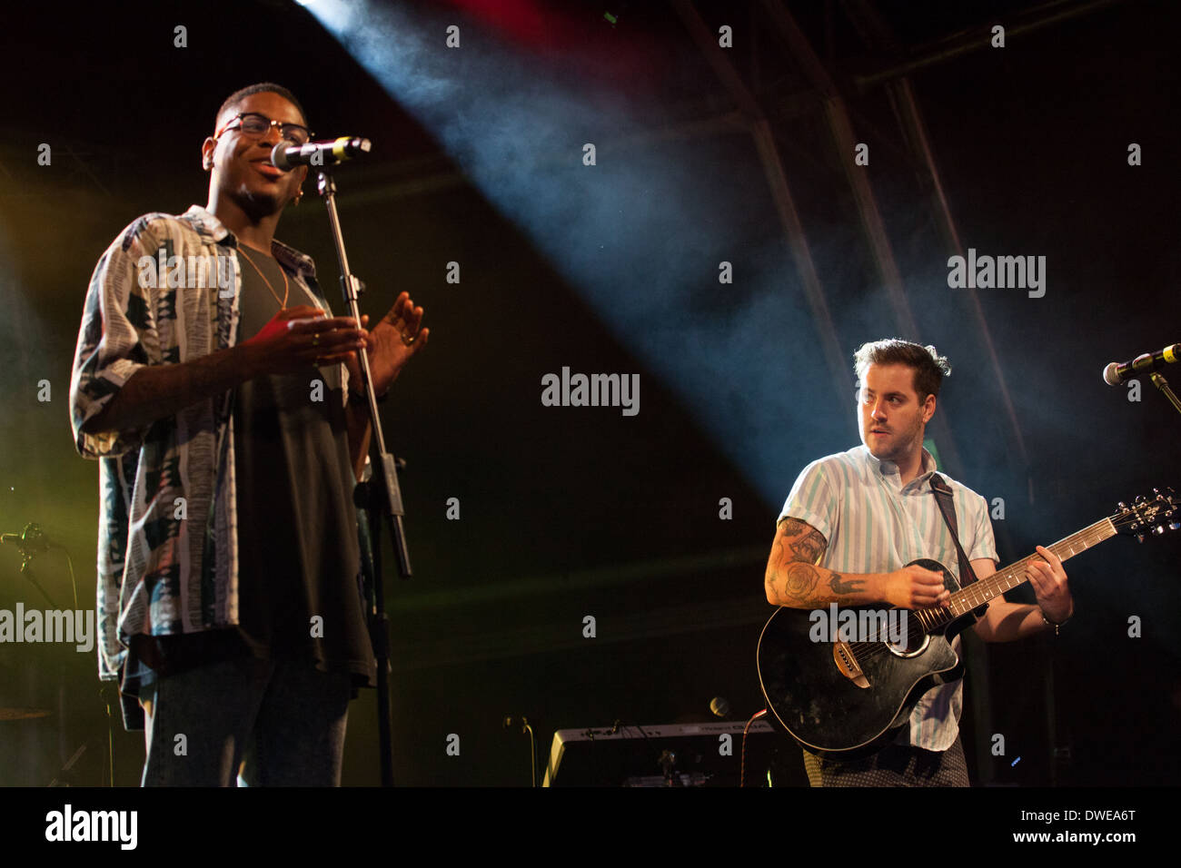 Loveable Rogues performing live at Chilfest 2013, Tring, Hertfordshire ...