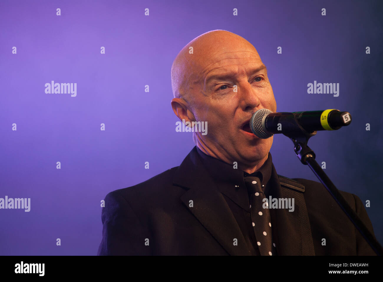 Midge ure hi-res stock photography and images - Alamy