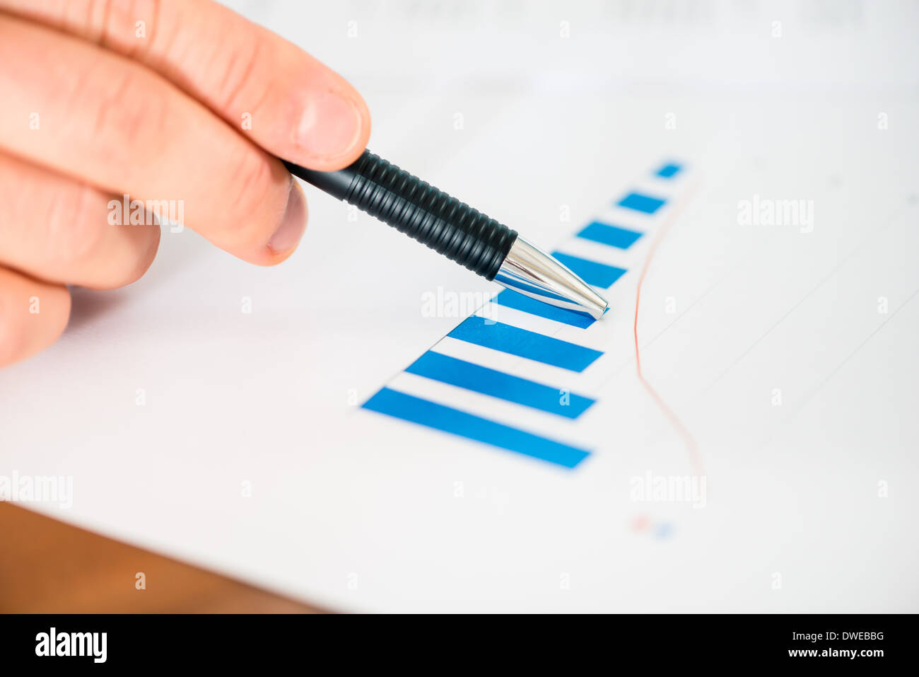 Stock market expert hi-res stock photography and images - Alamy