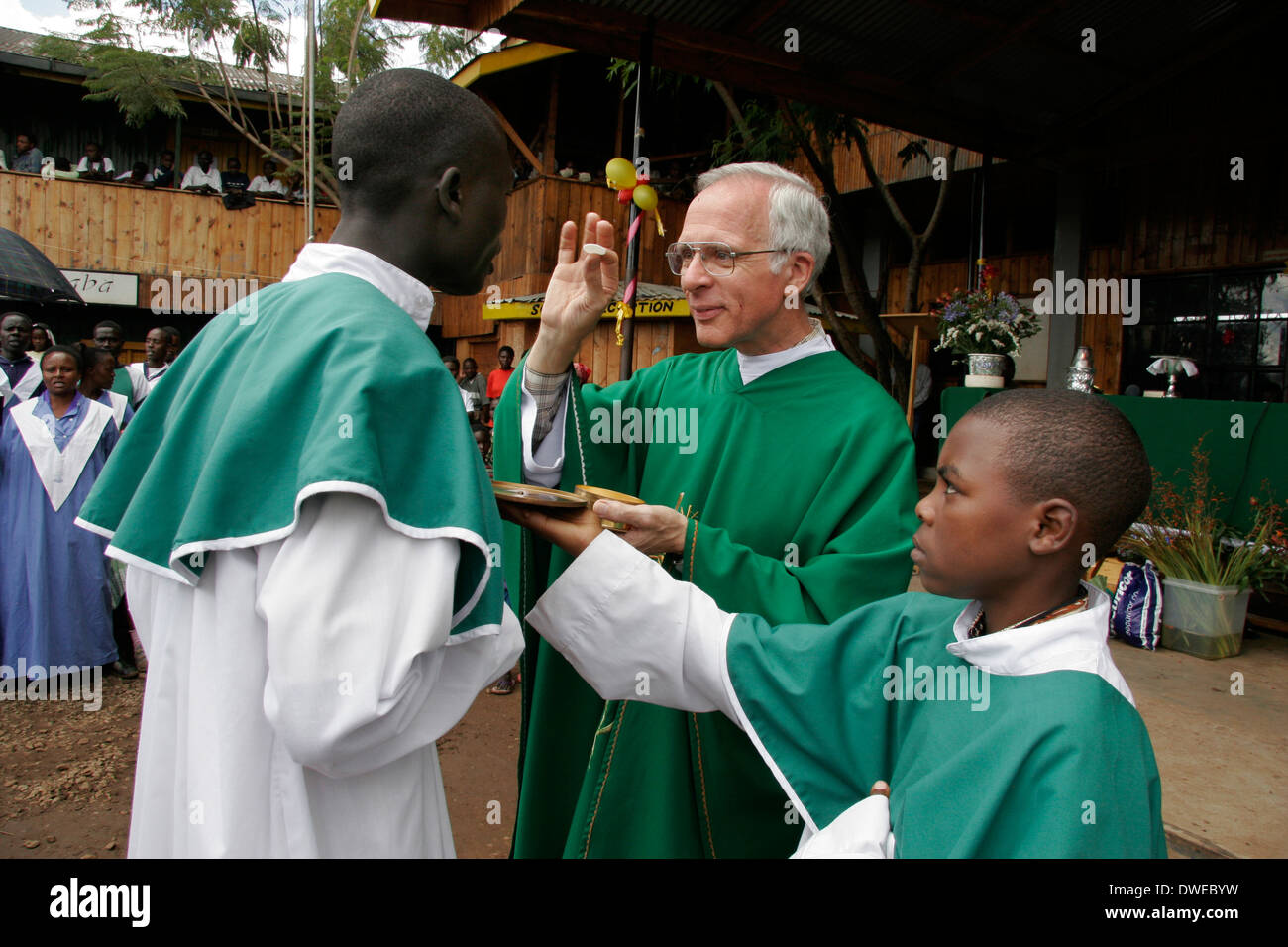 Catholic Wedding Priest High Resolution Stock Photography and Images ...