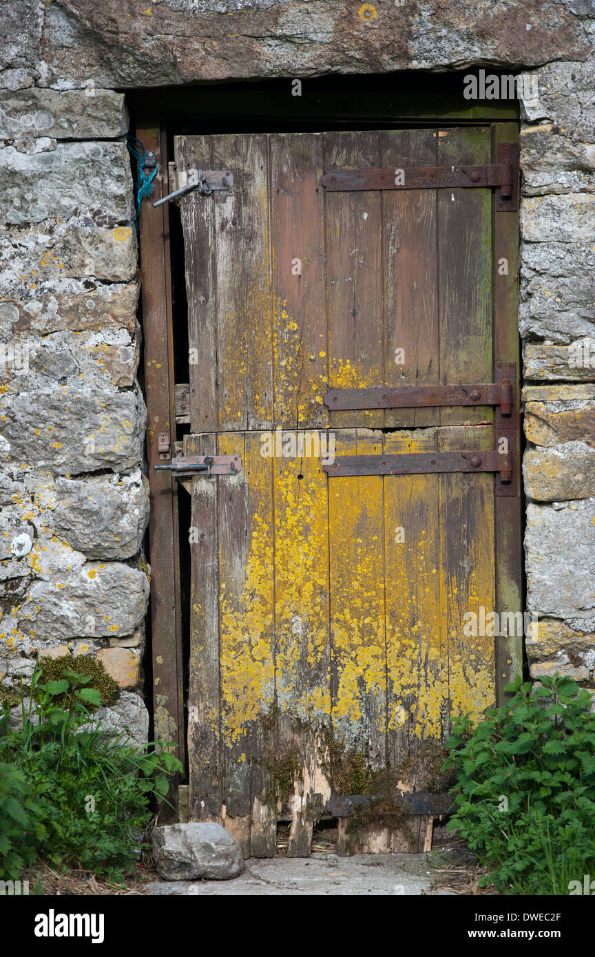 Old stable door hi-res stock photography and images - Alamy