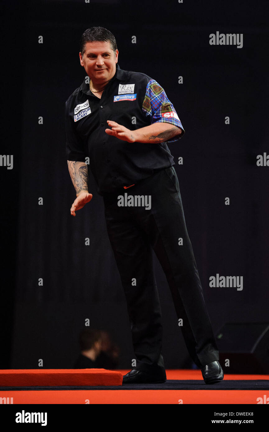 Gary anderson celebrates winning hi-res stock photography and images ...