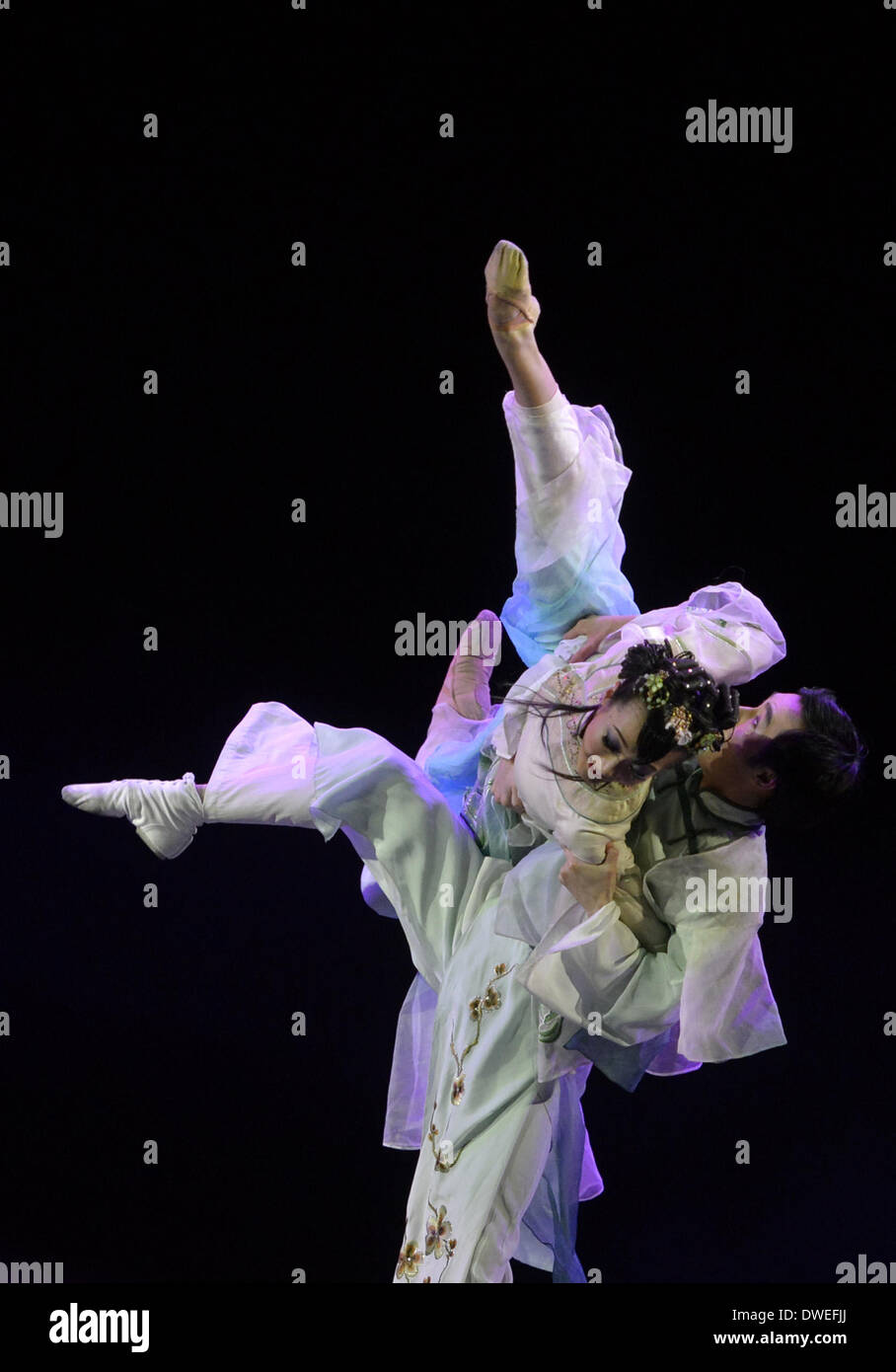 New York, USA. 6th Mar, 2014. Actress Cheng Lin (L) and actor Zeng Ming ...