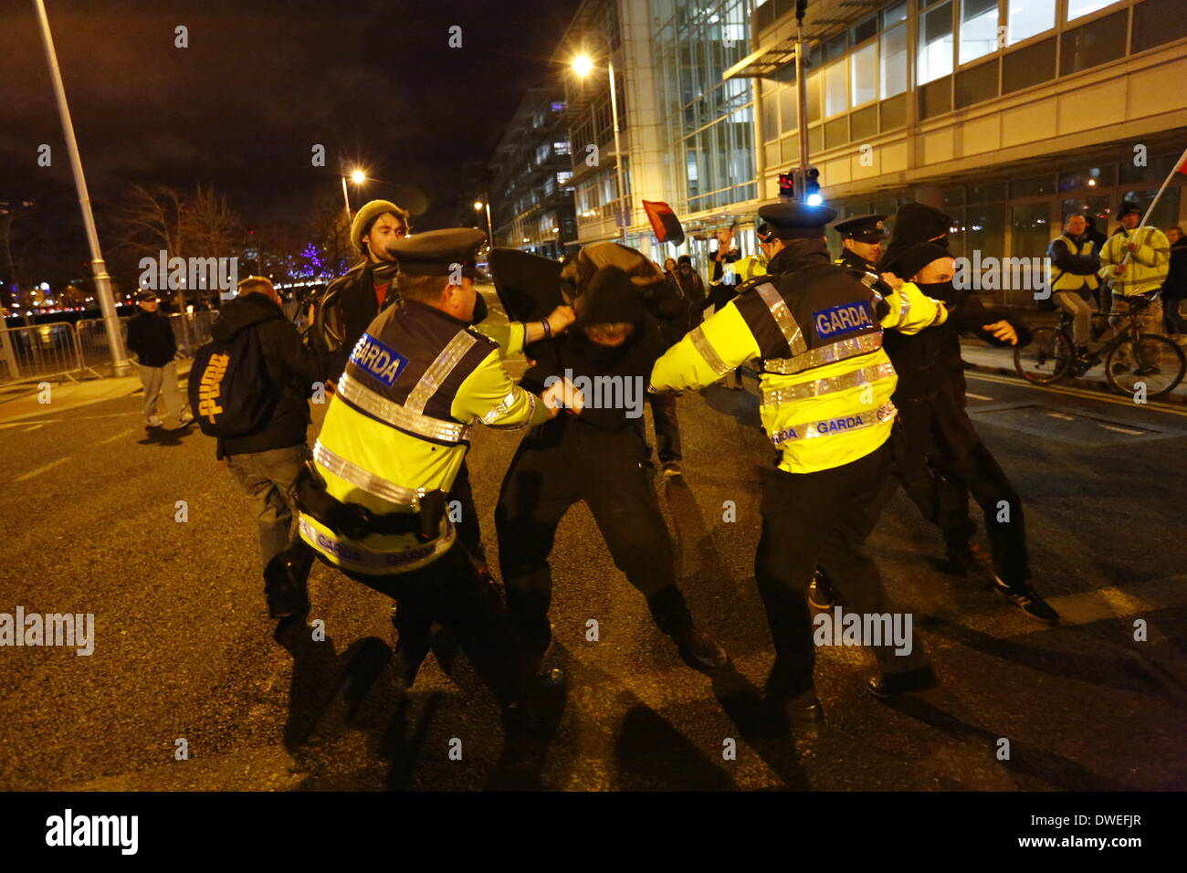 Dublin, Ireland. 6th March 2014. Garda officers (Irish police) pull ...