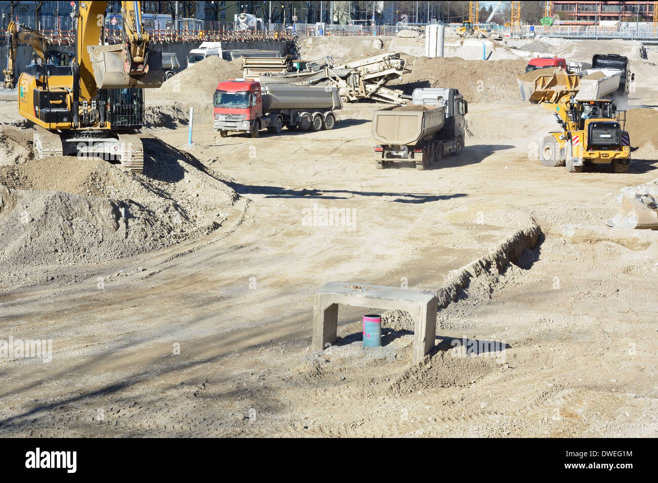 Construction site heavy equipment hi-res stock photography and images ...