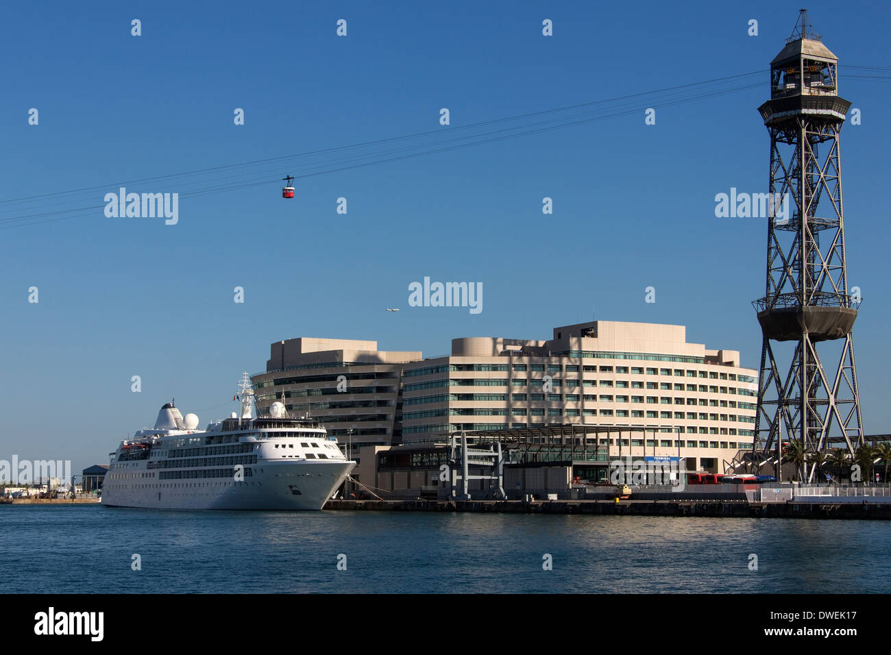 Port Olimpic cruise ship terminal and the Port Vell Cable Car ...
