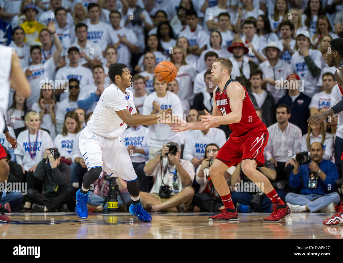 Southern Methodist Mustangs guard Sterling Brown (3) and Louisville ...
