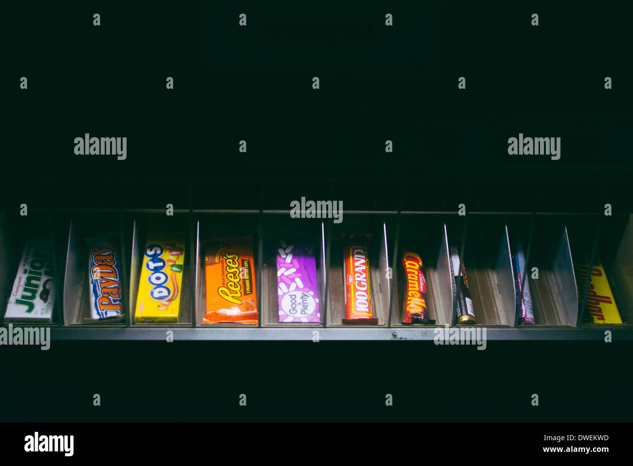 Candy vending machine hi-res stock photography and images - Alamy