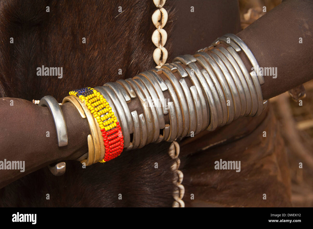 Karo tribe hi-res stock photography and images - Alamy