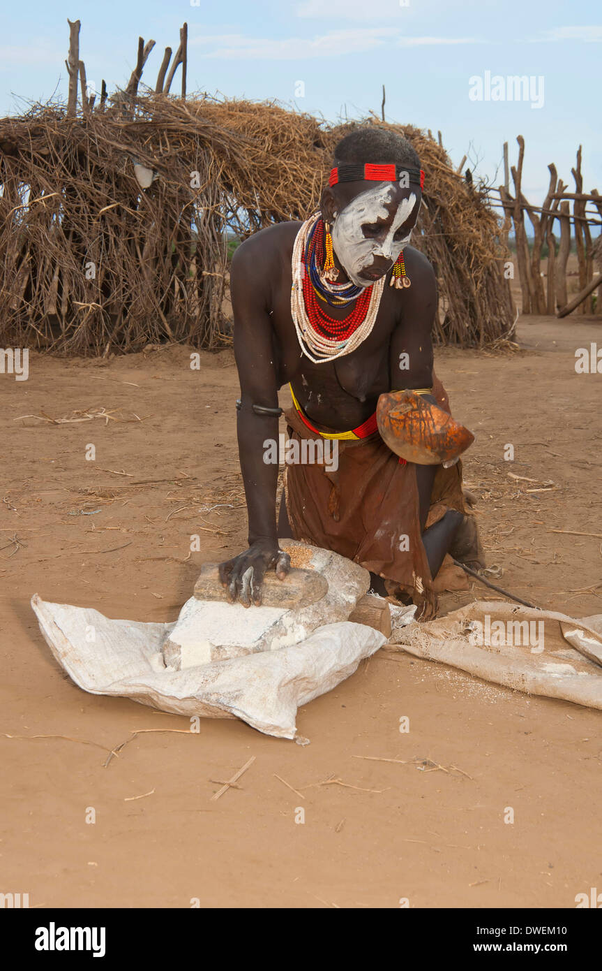 Karo woman hi-res stock photography and images - Alamy