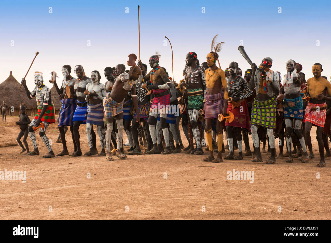 Karo tribe hi-res stock photography and images - Alamy