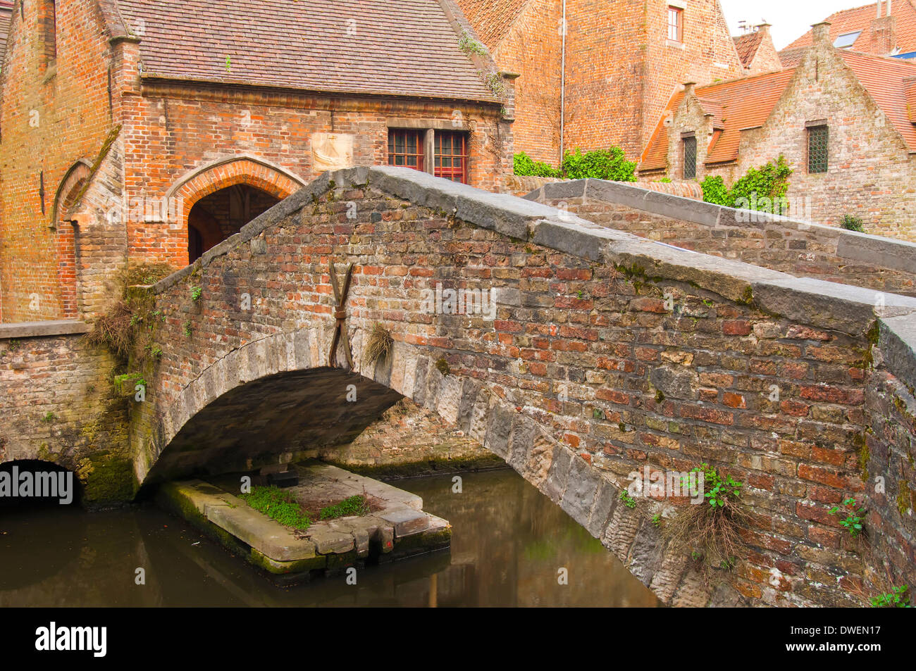 Smallest bridge of the city, Bruges Stock Photo - Alamy
