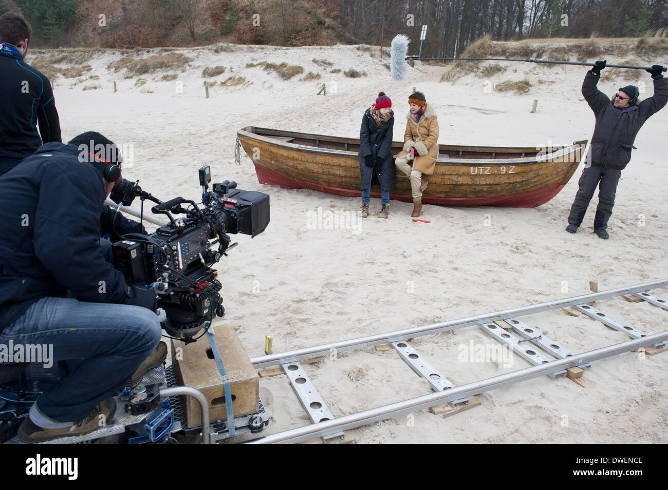 Bansin, Germany. 04th Mar, 2014. Actors Emma Bading and Katrin Sass (L ...