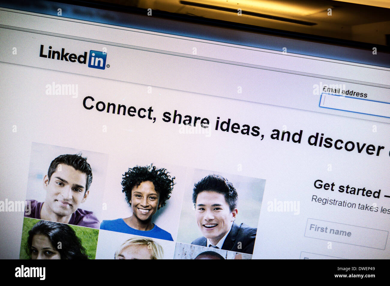 Linked in website on computer screen Stock Photo - Alamy