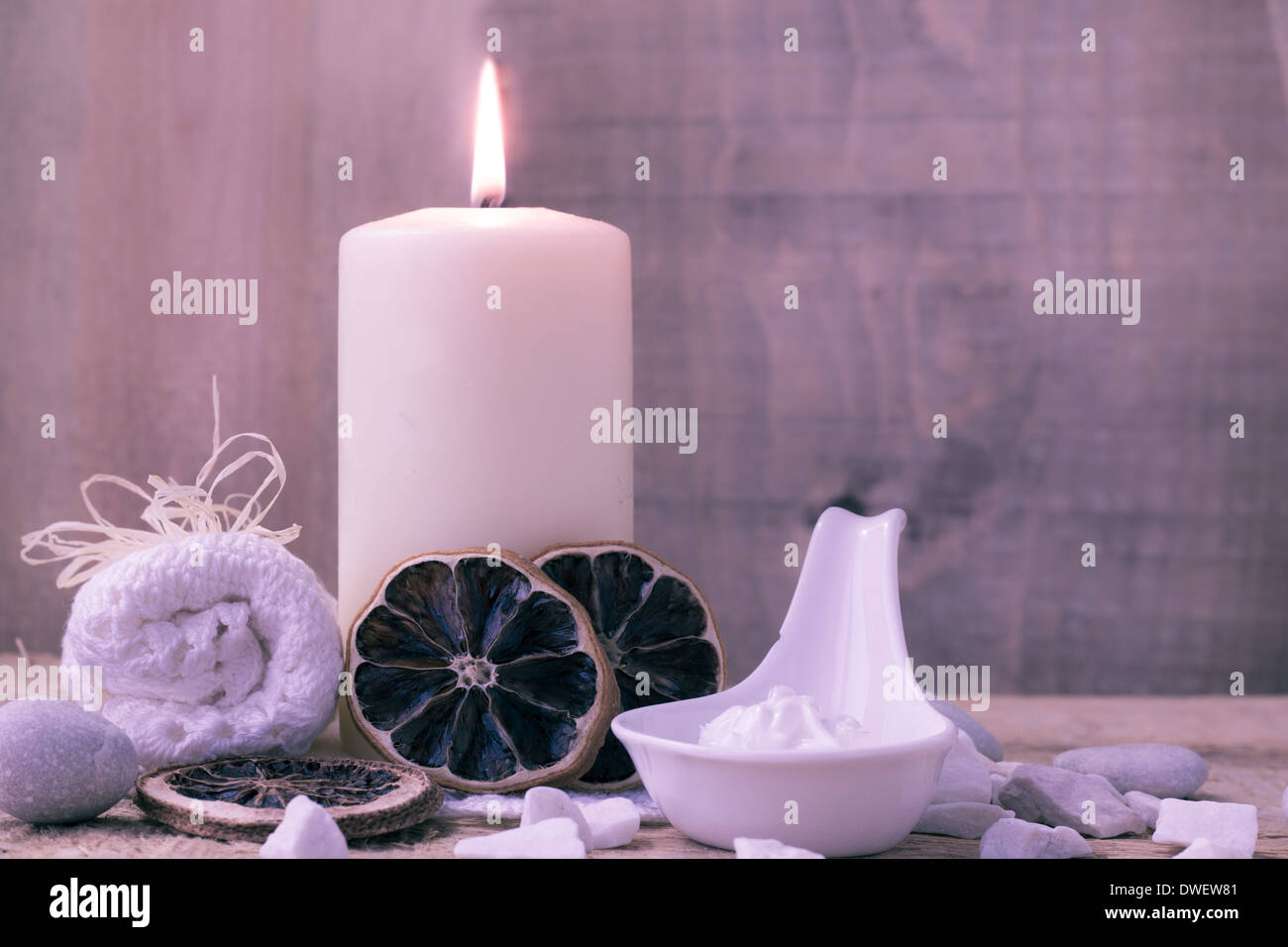 Spa wellness setting candle towel hi-res stock photography and images ...