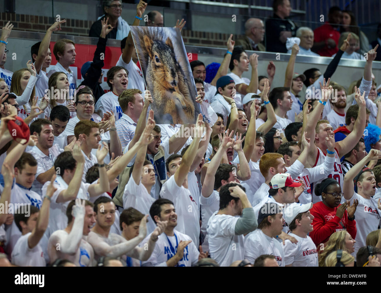 SMU fans cheer of a NCAA mens basketball game between the Louisville ...