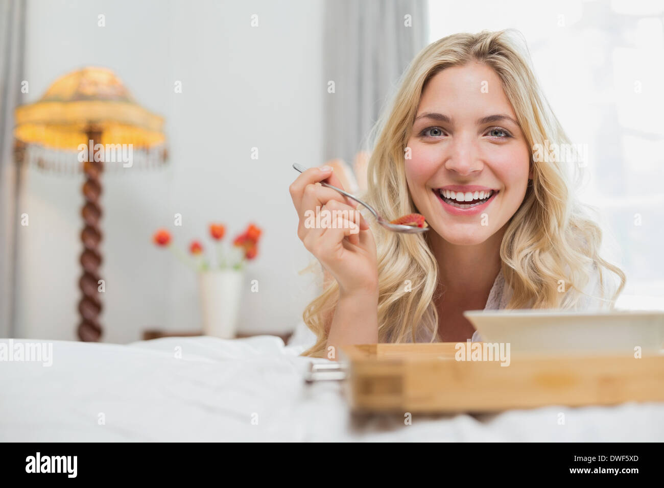 Food in bed hi-res stock photography and images - Alamy