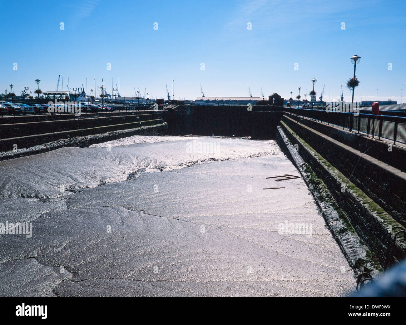 Drydock hi-res stock photography and images - Alamy