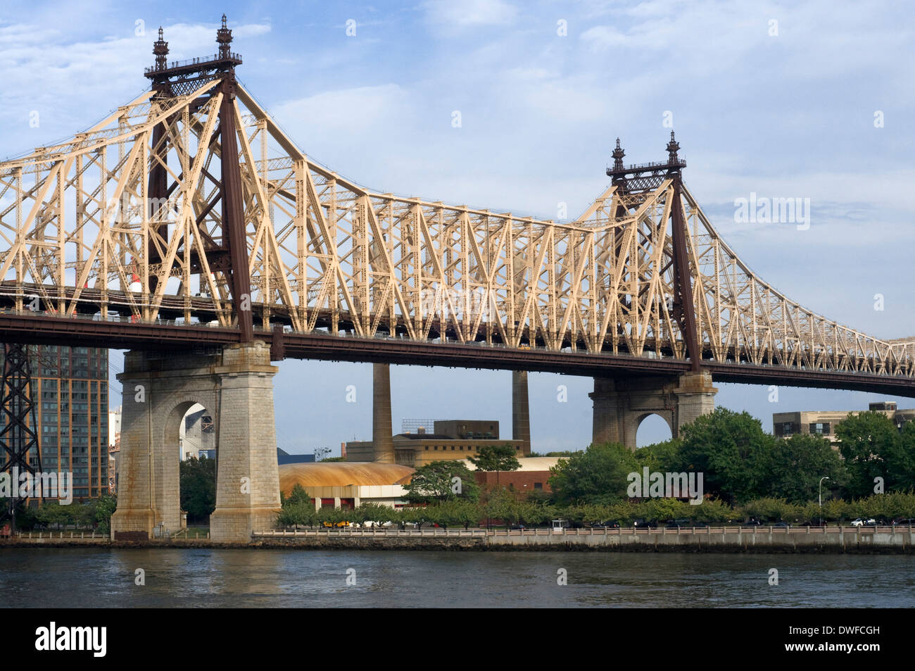 Queens bridge was built hi-res stock photography and images - Alamy