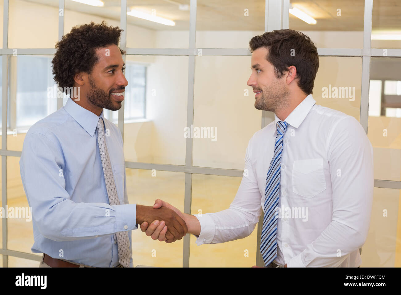 Smiling chinese businessmen in hi-res stock photography and images - Alamy