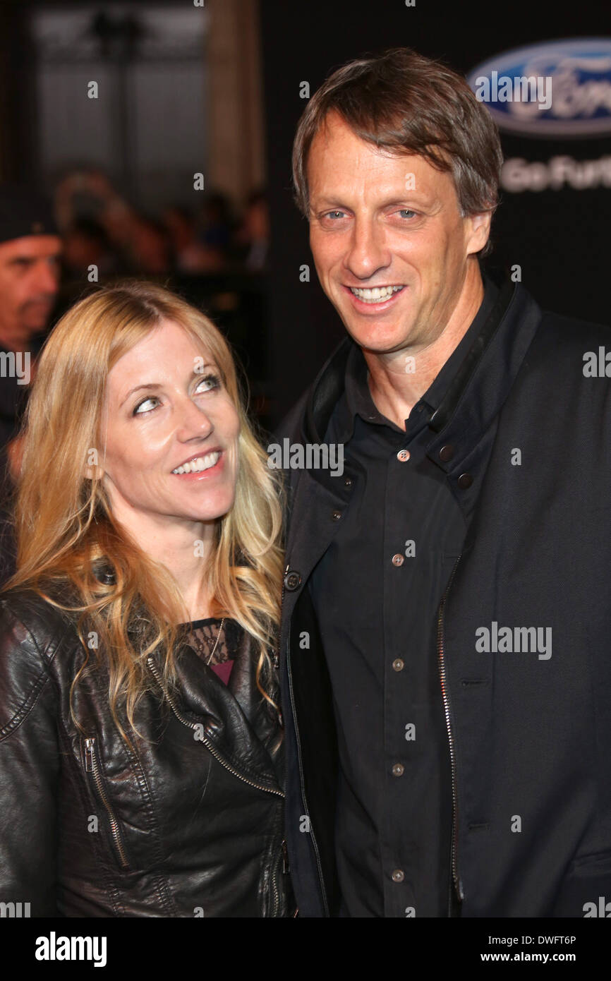 Tony hawk and wife hi-res stock photography and images - Alamy