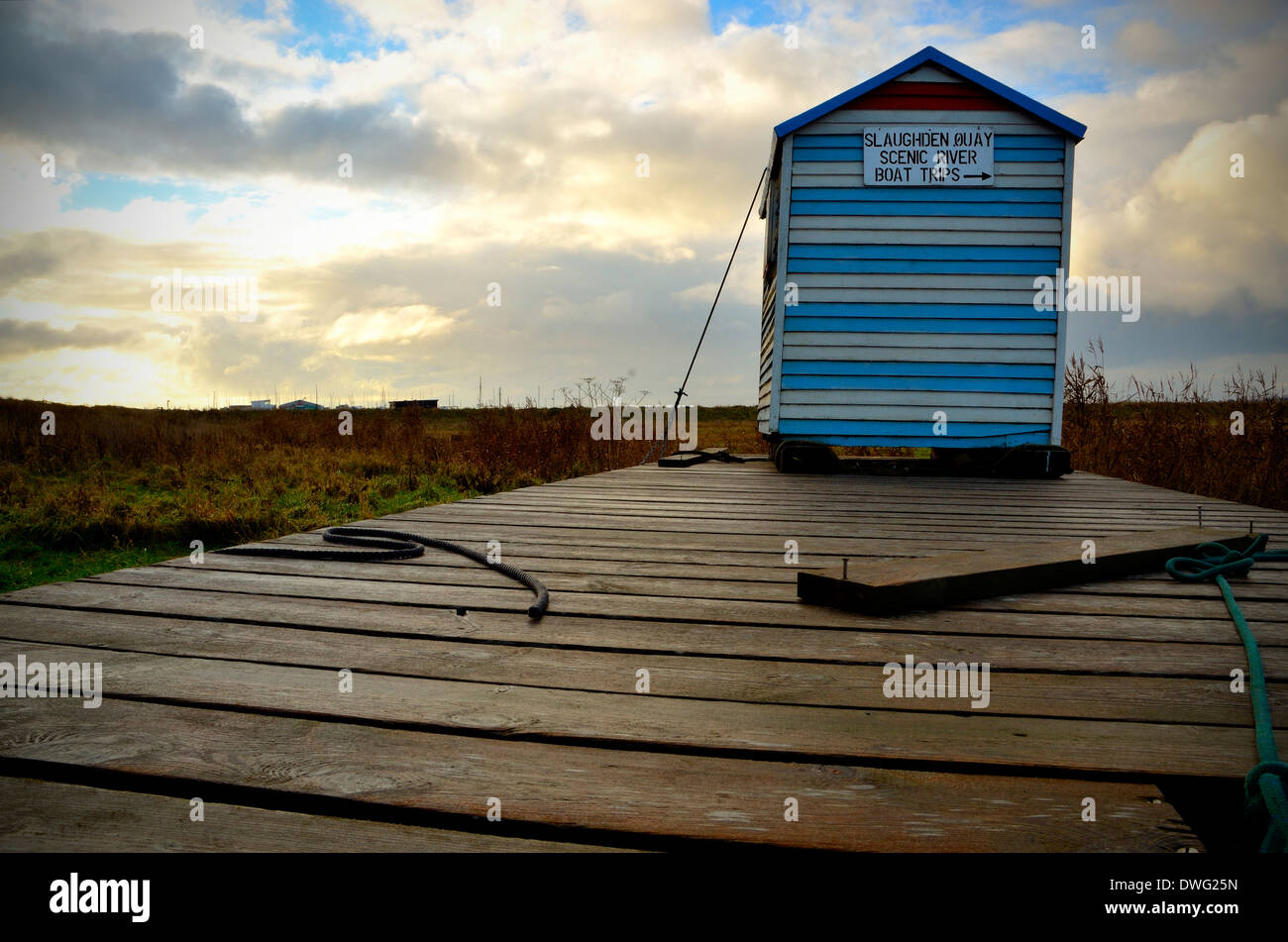 Lone Beach Hut. Slaughden. Aldeburgh, Suffolk Stock Photo - Alamy