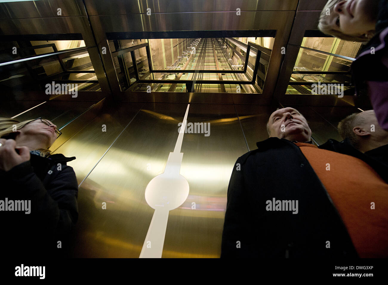 New elevators hi-res stock photography and images - Alamy