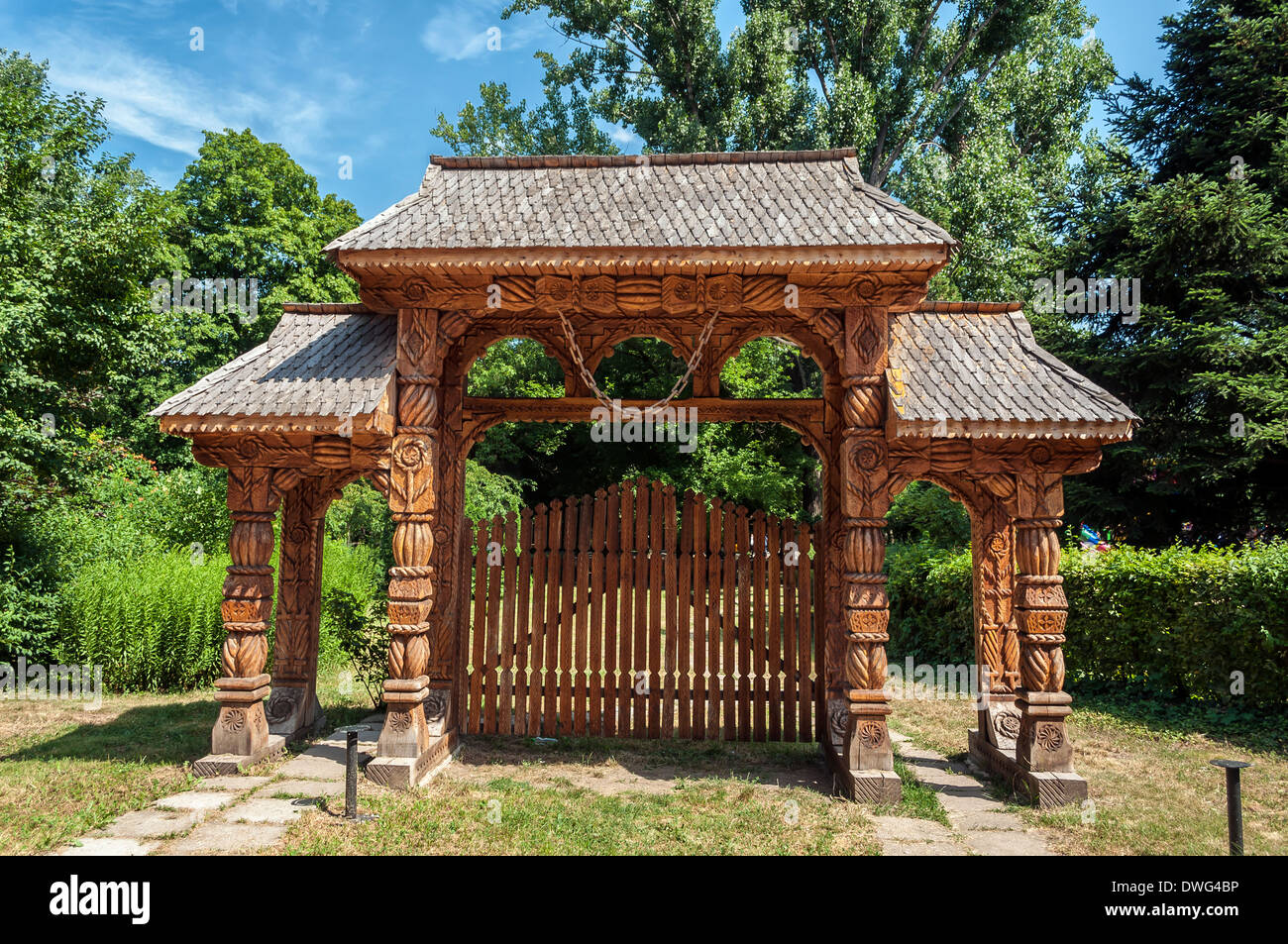 Old traditional romanian gate Stock Photo - Alamy