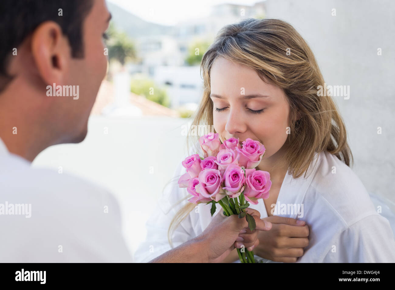 Man giving woman flowers hi-res stock photography and images - Alamy Man giving woman flowers hi-res stock photography and images - Alamy