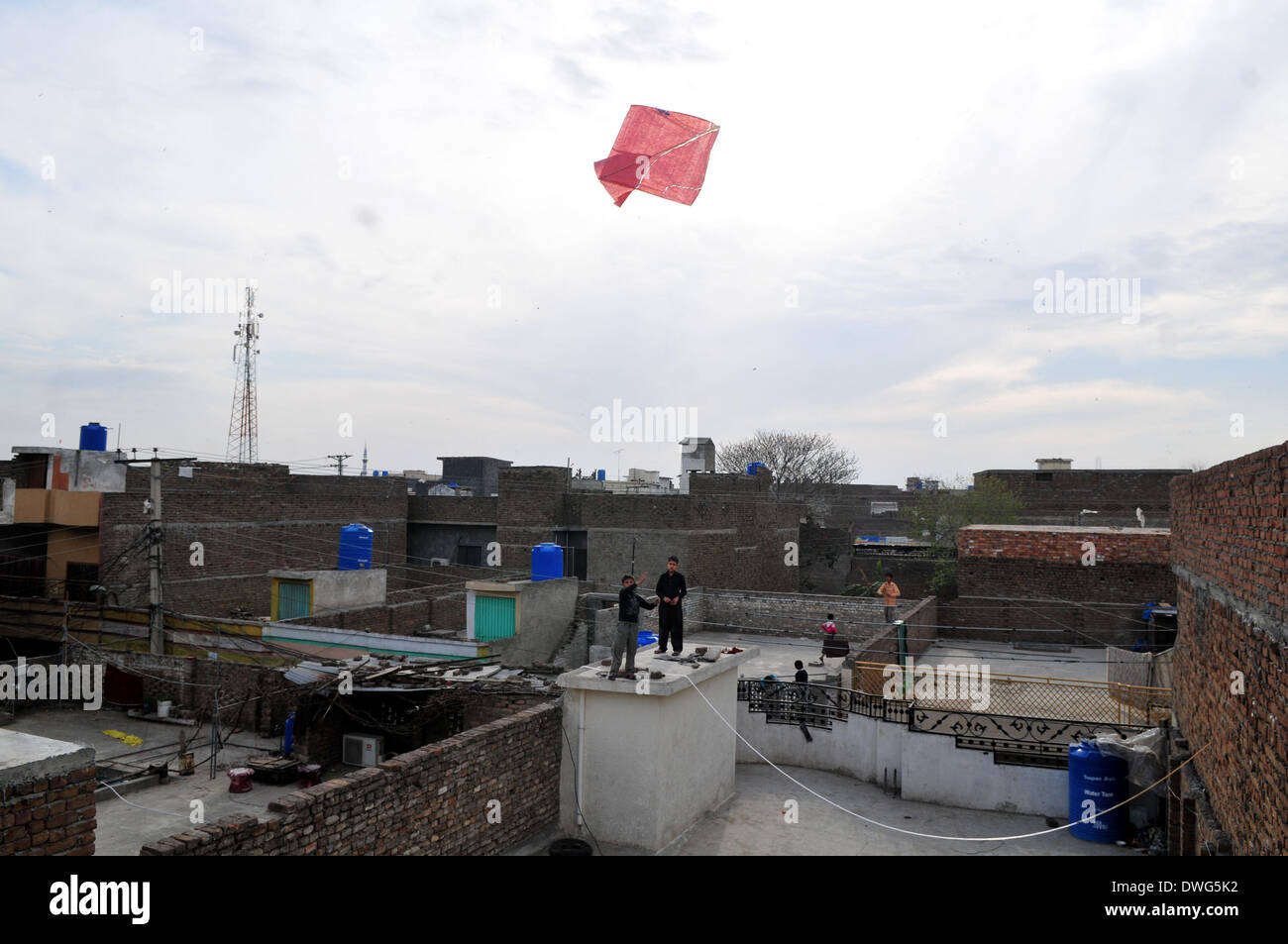 Pakistan rawalpindi kite hi-res stock photography and images - Alamy