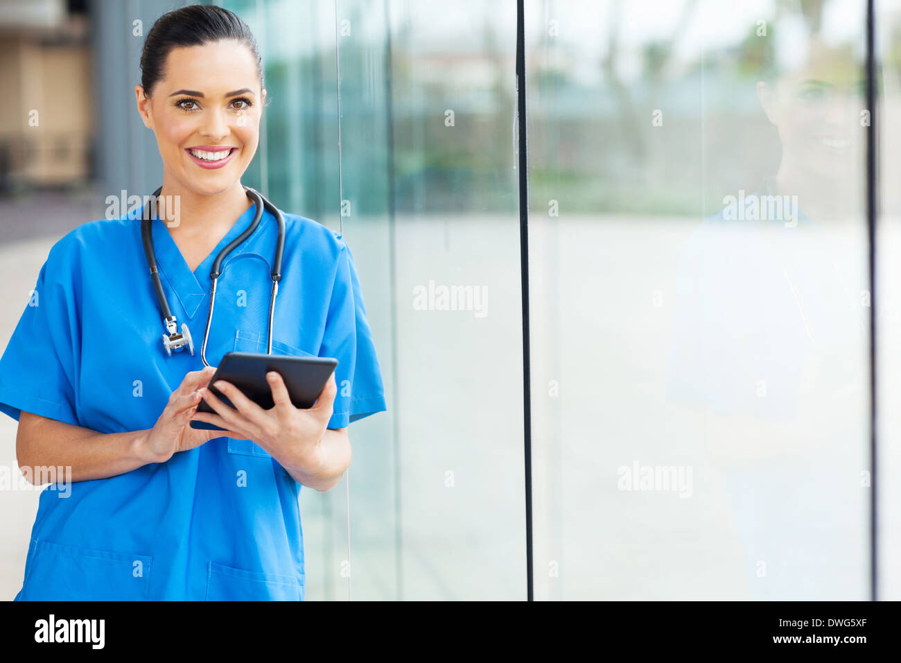 Nurse standing computer hi-res stock photography and images - Alamy