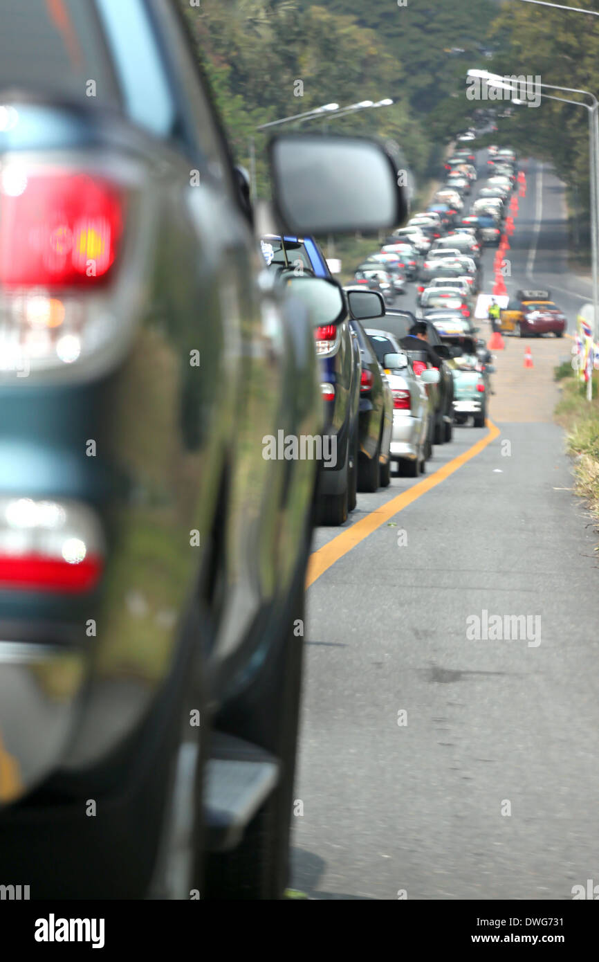 Cars in traffic jam on way up the mountain Stock Photo - Alamy