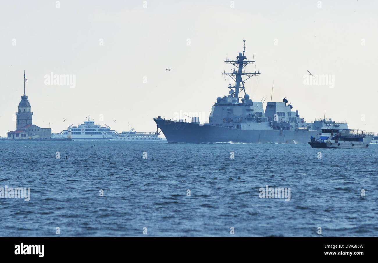 Uss truxtun hi-res stock photography and images - Alamy