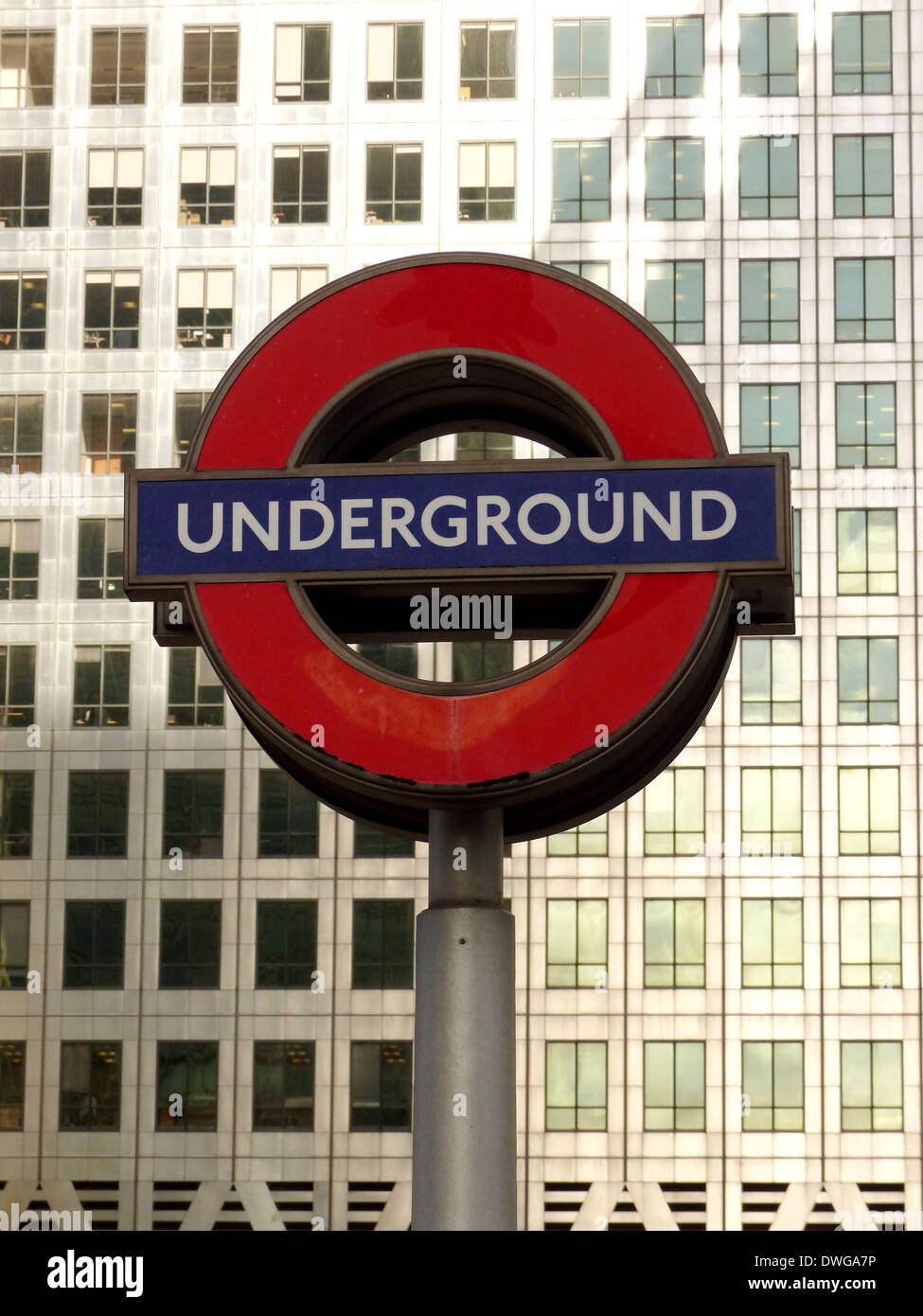 Underground sign at Canary Wharf Stock Photo - Alamy